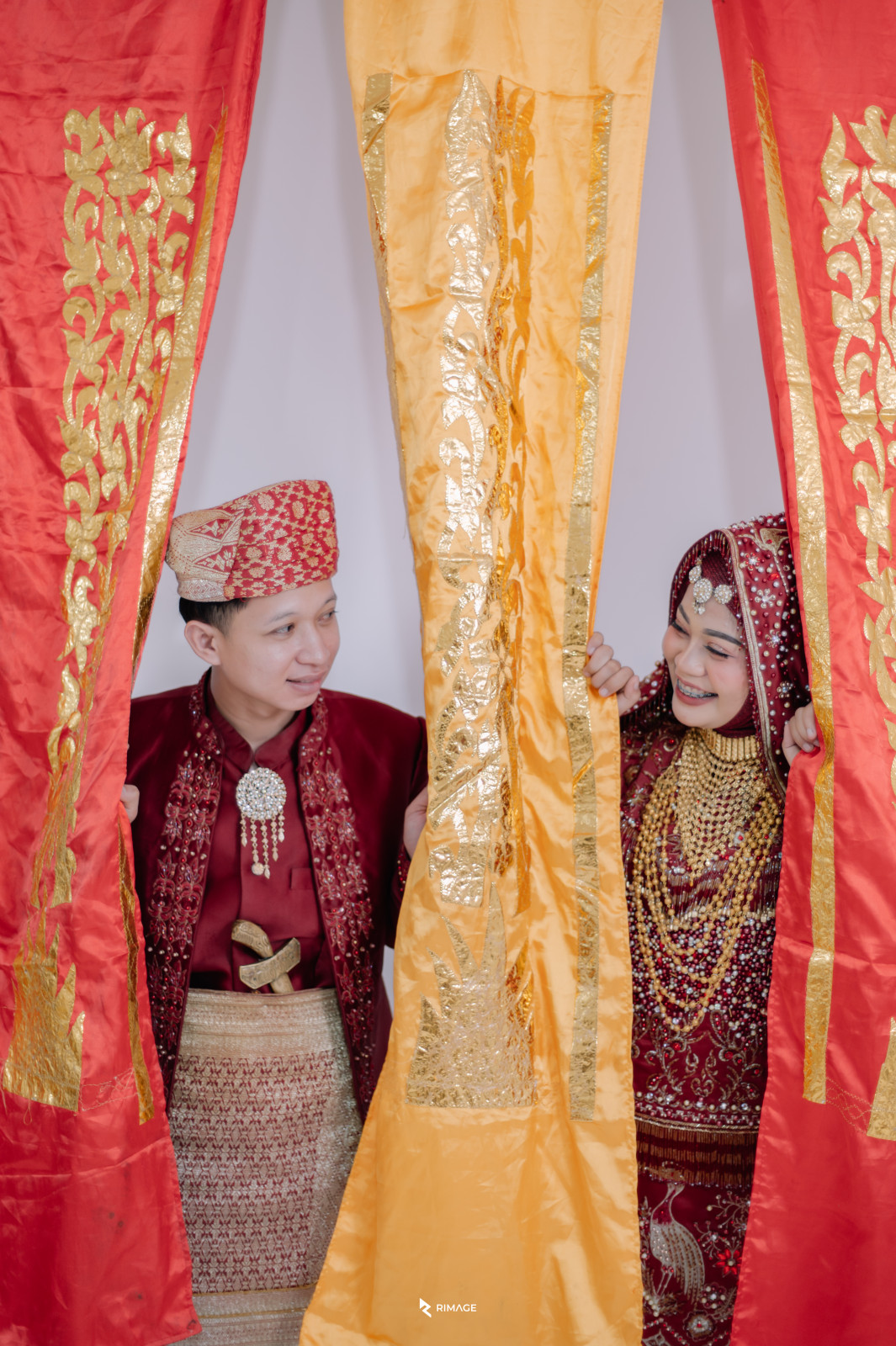 Desi & Febri | Wedly.id